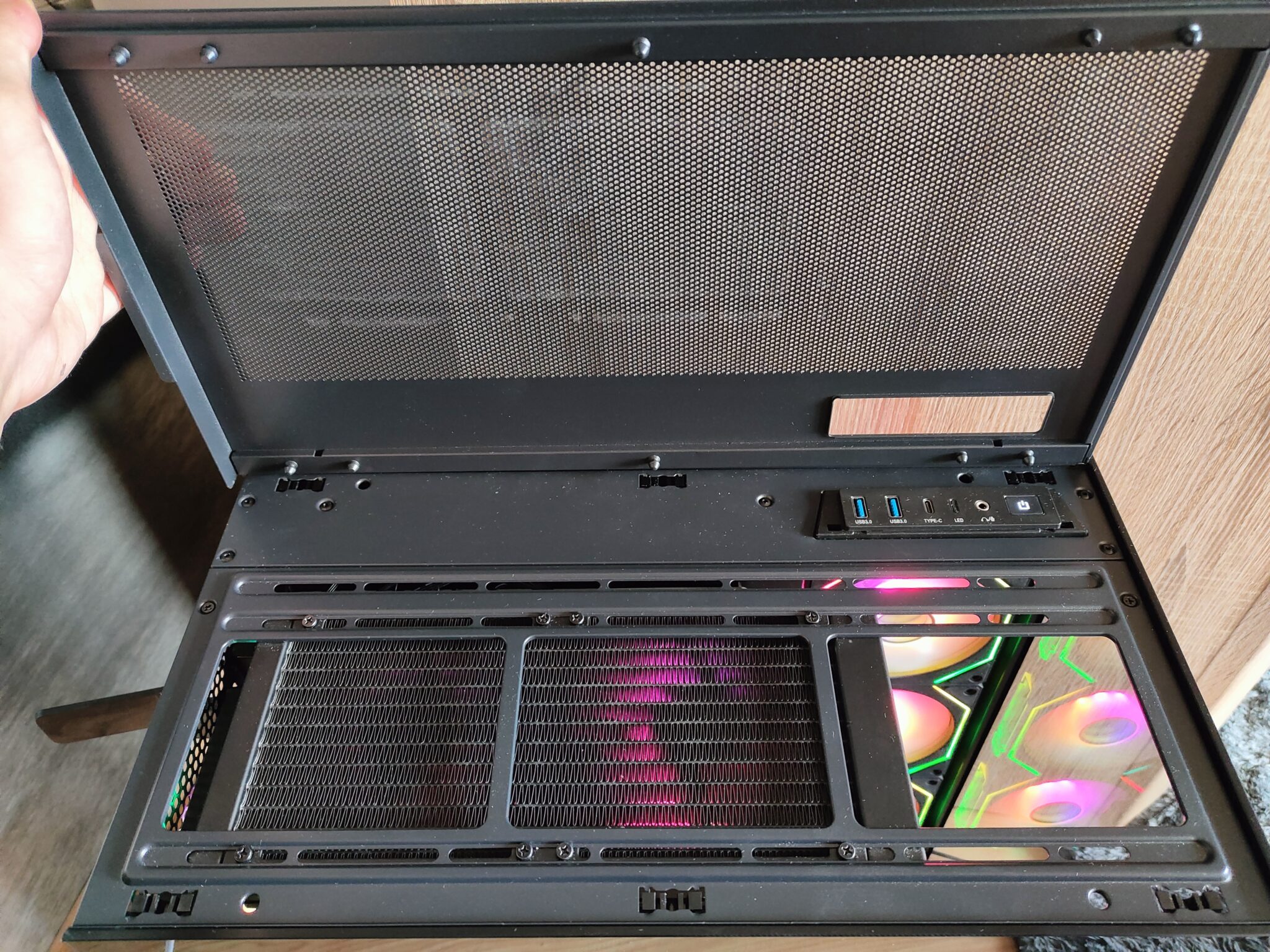 Silver Monkey X Pyxis - Recenzja obudowy w stylu akwarium - ViviTech.pl